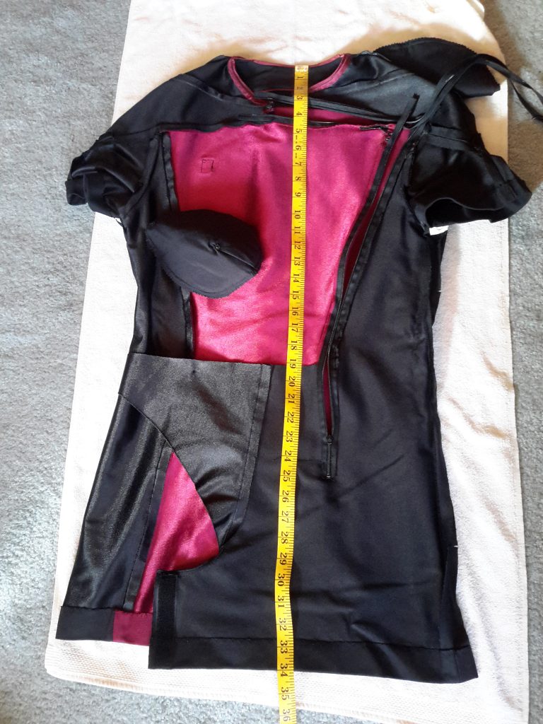 Screen-used Men's TNG Skant - Reference Photos - Star Trek Costume Guide