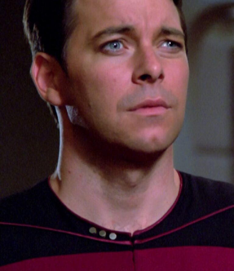 TNG Jumpsuit Analysis – Season 1 – Necklines - Star Trek Costume Guide
