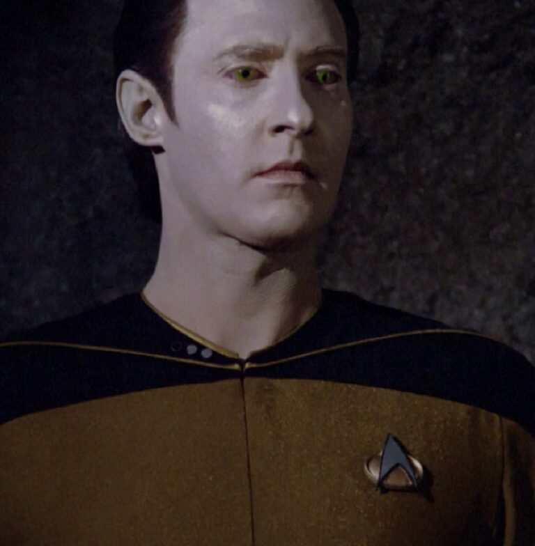 TNG Jumpsuit Analysis – Season 1 – Fabric and Fit - Star Trek Costume Guide