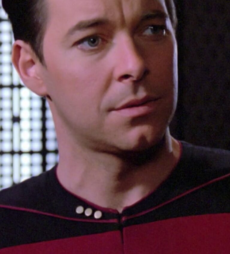 TNG Jumpsuit Analysis – Season 1 – Necklines - Star Trek Costume Guide