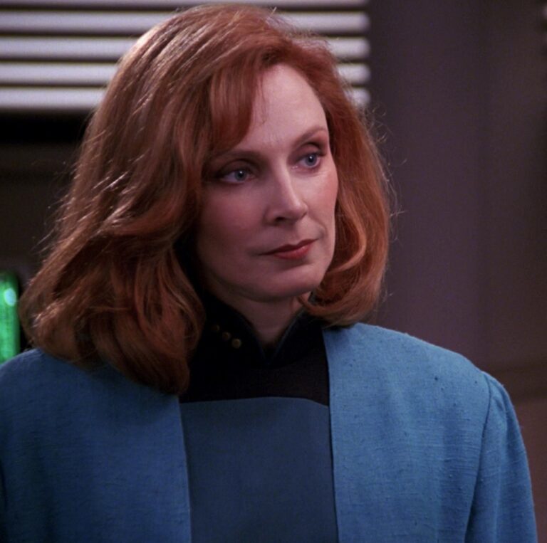 TNG Jumpsuit Analysis – Season 3 Transition - Star Trek Costume Guide